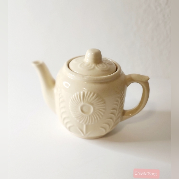 usa | Kitchen | Shawnee Flowers And Ferns Ceramic Pottery Teapot | Poshmark